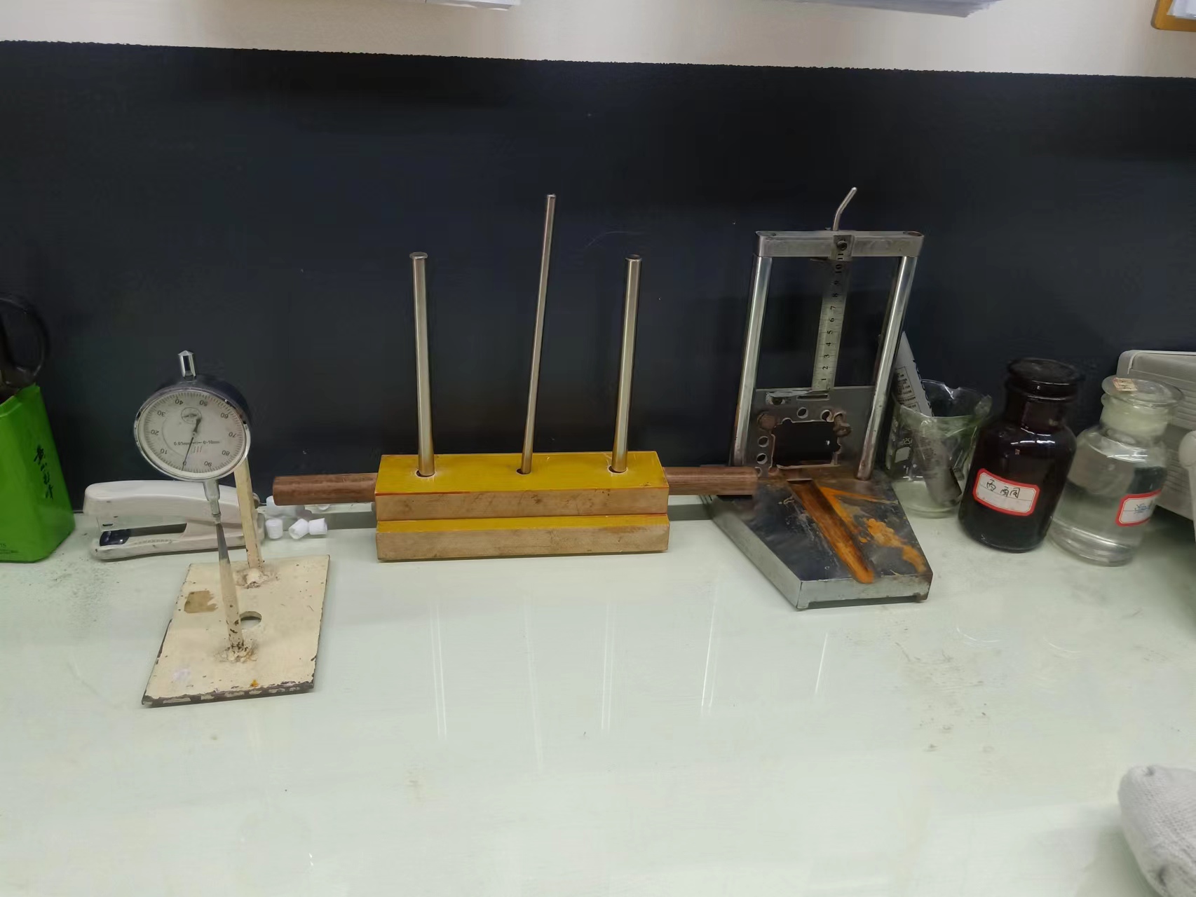 How do identify the quality of the internal lacquer of collapsible ...